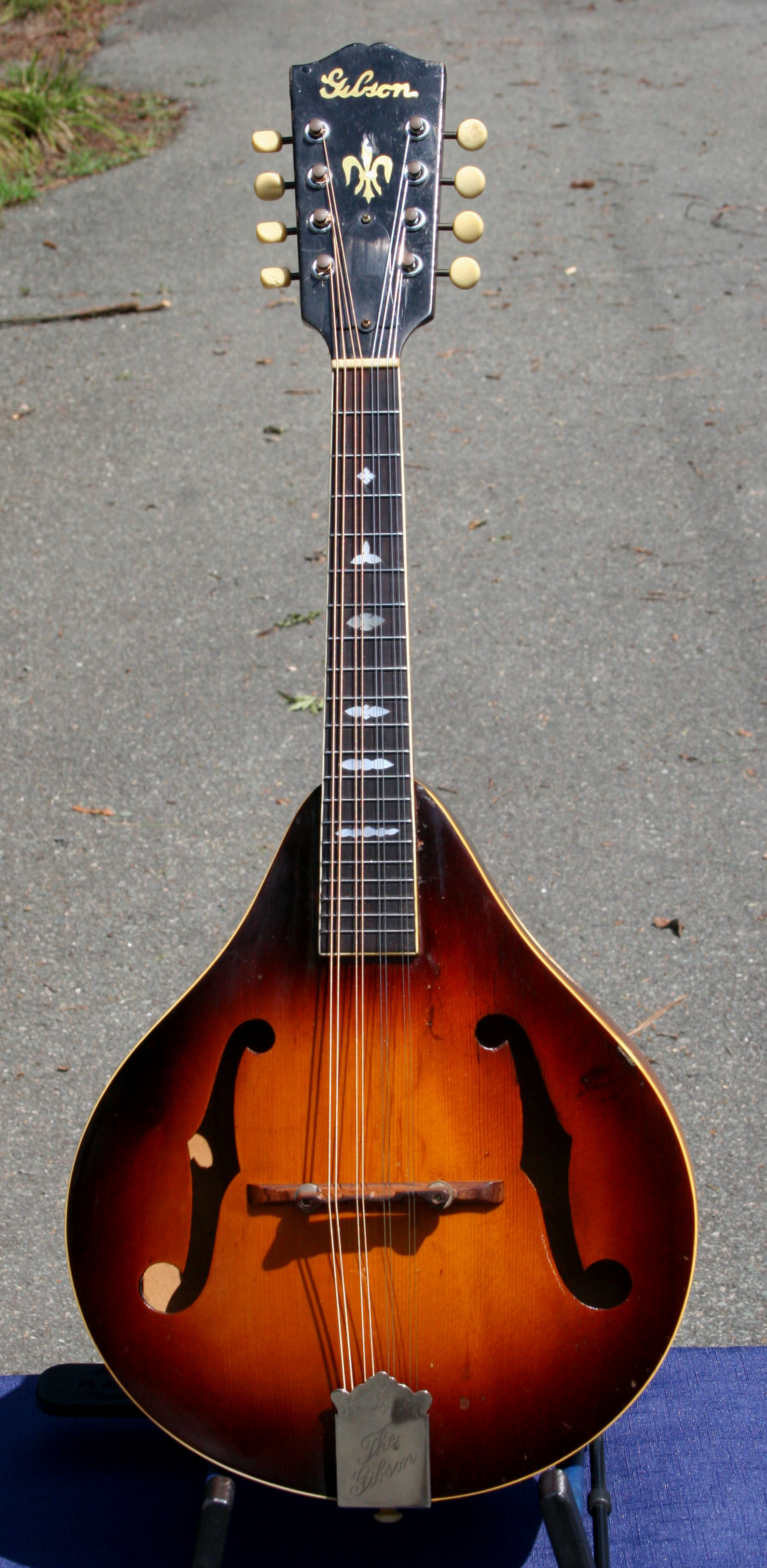 1940 Gibson A50 Wide Body Mandolin