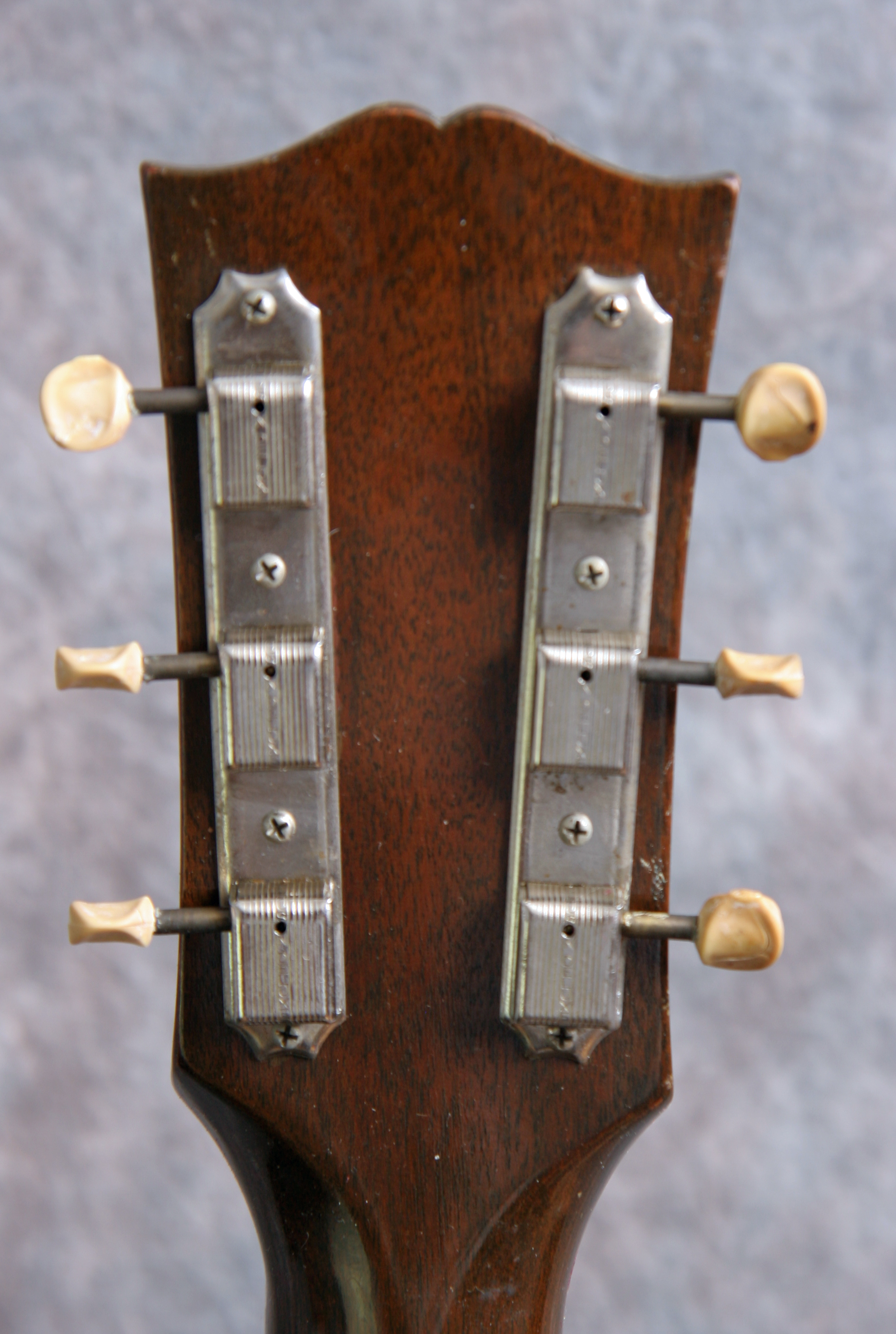 1947-50 Gibson LG1 Guitar